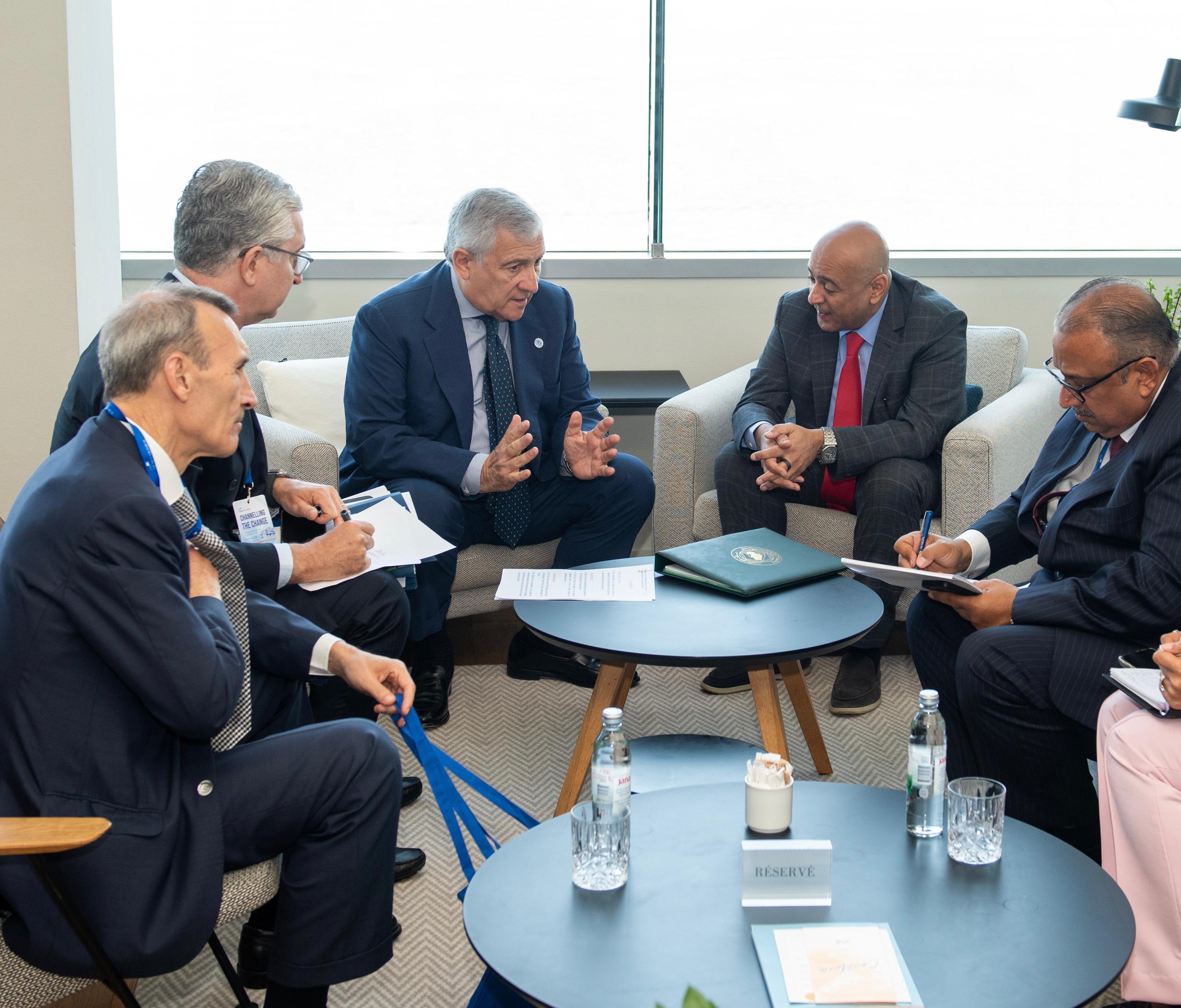 معالي الأمين العام لمجلس التعاون يبحث مع معالي نائب رئيس الوزراء وزير الخارجية والتعاون الدولي ...